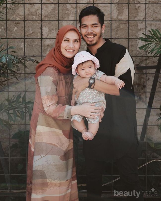 7 Potret Gemas Freya, Putri Selebgram Dwi Handa yang Jadi Idola Baru