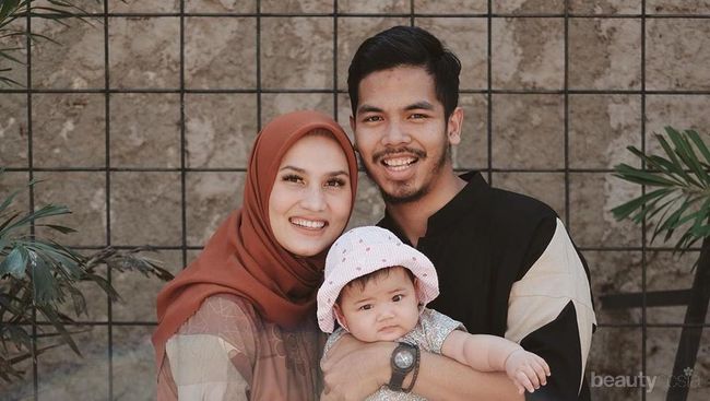 7 Potret Gemas Freya, Putri Selebgram Dwi Handa yang Jadi Idola Baru