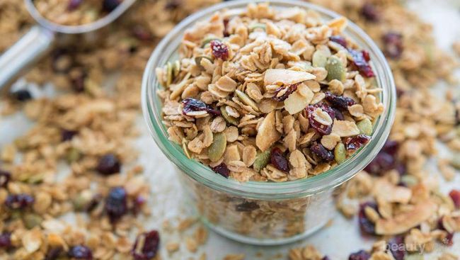 Tak Perlu Dipanggang, Resep Granola Ini Mudah untuk Kamu Coba di Rumah