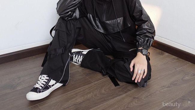 6 Sepatu Hitam Wanita Favorit Influencer yang Cocok untuk ke Sekolah