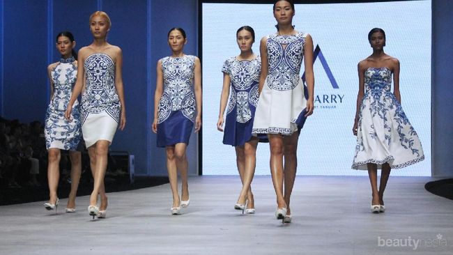 Bisa Kasual dan Formal, 5 Variasi Batik Mega Mendung Ini Siap Buat Kamu ...
