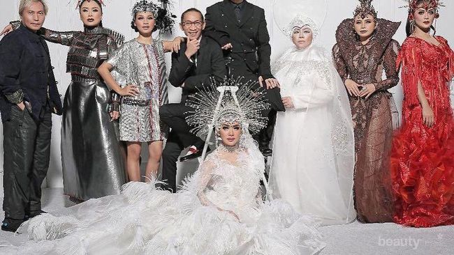 5 Desainer Indonesia Ini Karyanya Sudah Mendunia, Yuk Intip Profil ...
