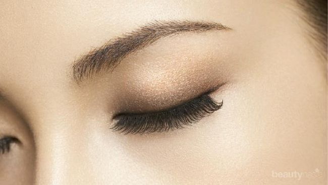 Hasil Eyeshadow Sempurna Bisa Kamu Dapatkan Hanya dengan 3 Tips Simpel Ini!
