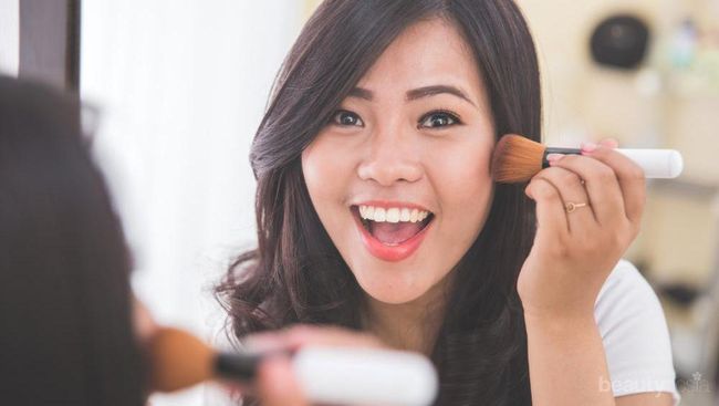 Dapatkan Wajah Merona Alami dengan Blush On di Bawah Rp50.000