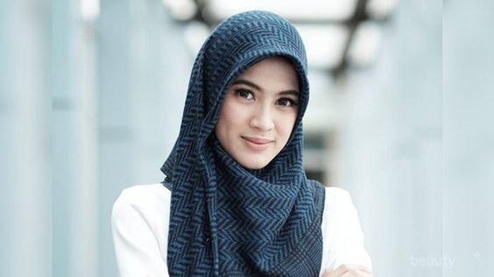 5 Inspirasi Hijab Modern ala Artis Indonesia untuk Tampil Stylish Saat ...