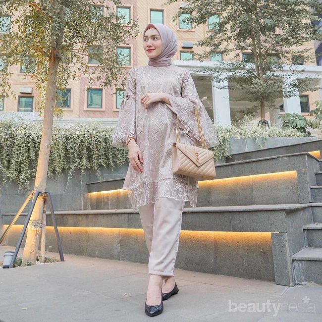 5 Tren Model Baju Tunik Motif 2020, Contek Idenya dari Melody Prima