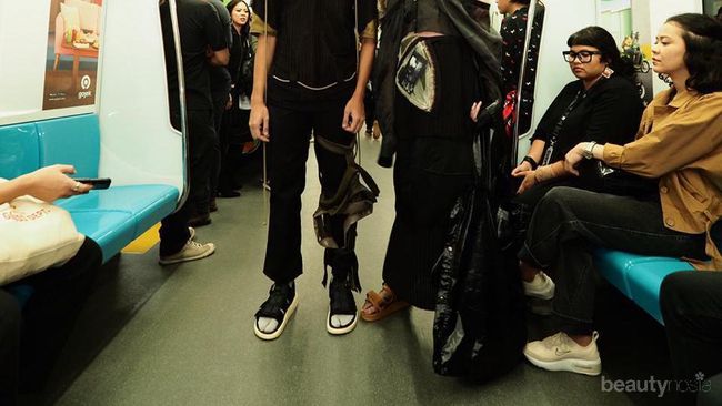 Gandeng 3 Desainer Muda, Fashion Rocks 2020 Jadi Fashion Show Pertama ...