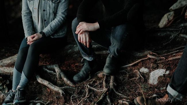 5 Tanda Mantan Pacar Sudah Move On dari Kamu!