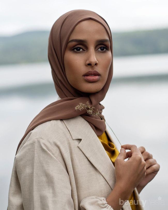Potret Rawdah Mohamed, Model Hijab Nyentrik Asal Somalia