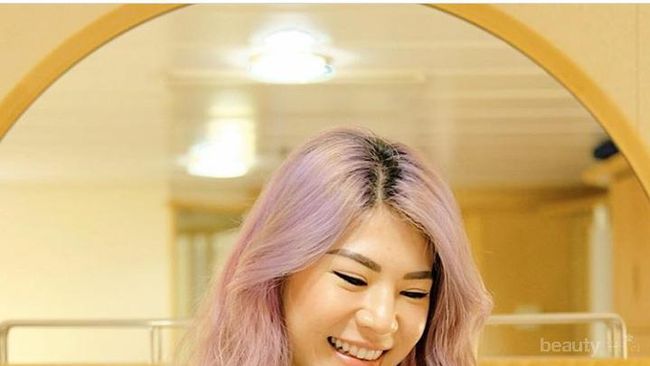 Tampil Beda di Tahun Baru, Coba 9 Warna Rambut ala Andrea Gunawan