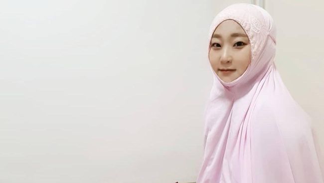 Song Bora Mualaf Cantik Korea Terkejut Dengar soal THR di Indonesia