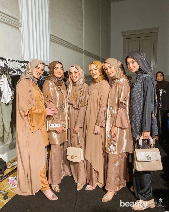 Agar Nyaman Saat Lebaran, Ini 10 Jenis Kain Gamis yang Wajib Kamu Tahu!