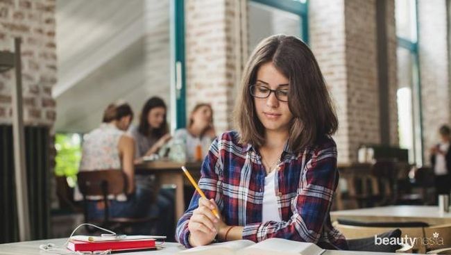 Sering Diremehkan, Ternyata Ini 5 Kelebihan Para Introvert! Sering Diremehkan, Ternyata Ini 5 Kelebihan Para Introvert!