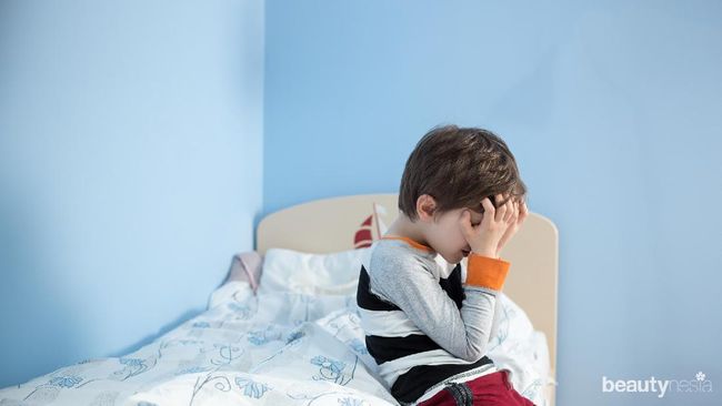 Langkah Tepat Membiasakan Anak Tidur Sendiri