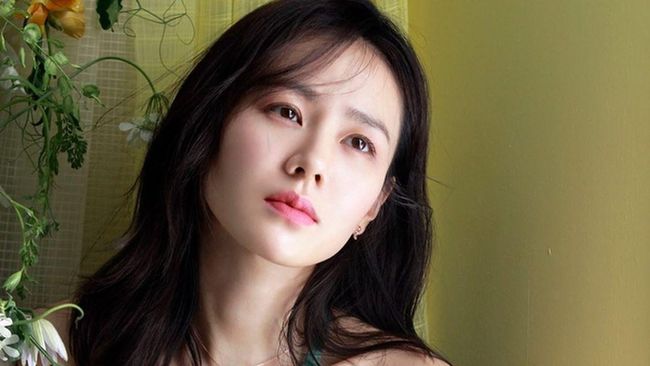 Foto Jadul Terungkap, Kecantikan Sempurna Son Ye Jin Jadi Sorotan
