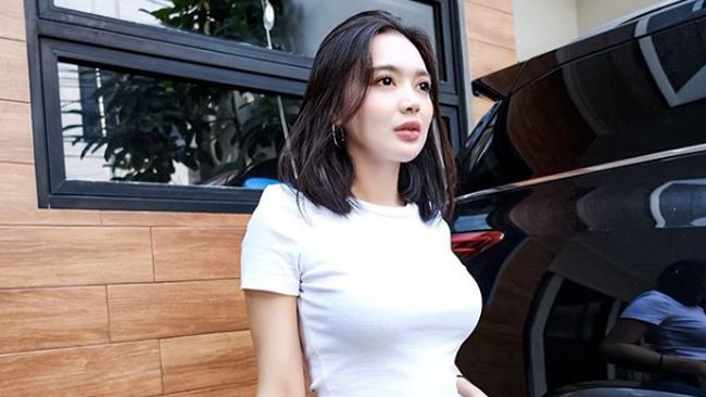 Wika Salim Bikin Netter Halu dengan Rayuan Maut dan Pose Menantang