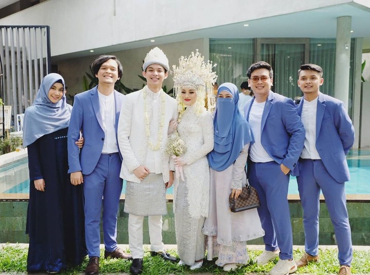 Kisahnya Cintanya Viral, Intip 7 Momen Akad Nikah Dinda Hauw dan Rey ... Kisahnya Cintanya Viral, Intip 7 Momen Akad Nikah Dinda Hauw dan Rey ...
