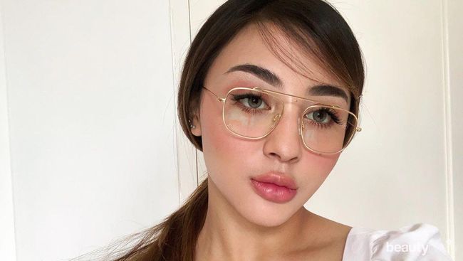 10 Foto si Cantik Margin Wieheerm Tunangan Ali Syakieb