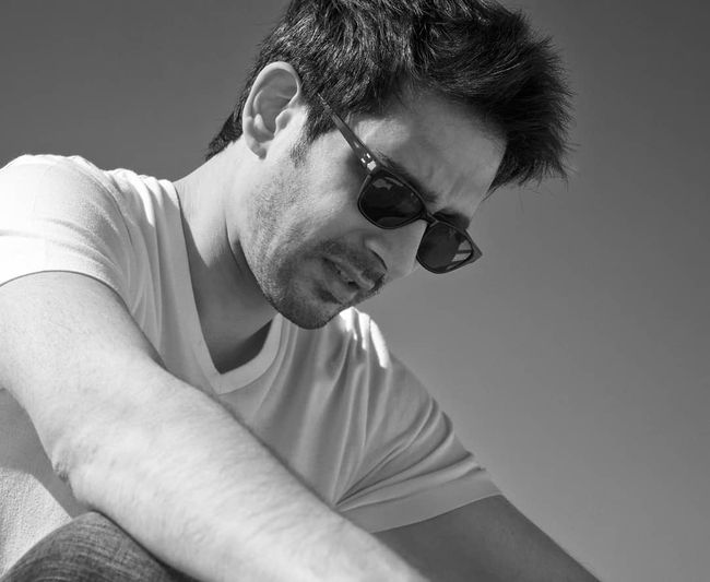 Tinggalkan Puisi Sedih, Aktor Bollywood Sameer Sharma Bunuh Diri