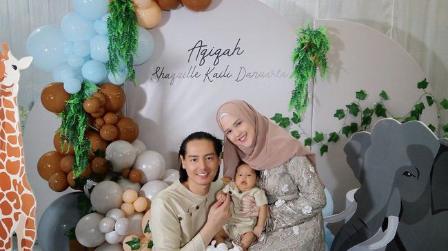 Alasan Cut Meyriska & Roger Danuarta Sunat Anak Saat Masih Bayi