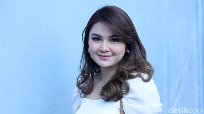 7 Foto Mahalini dari Masa ke Masa, Dulu Polos Alami hingga Kini Oplas ...