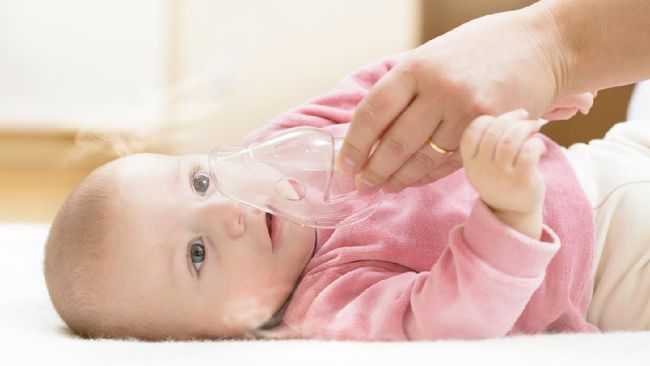 4 Cara Mengeluarkan Ingus Bayi dengan Aman, Bukan Sering Disedot Bun