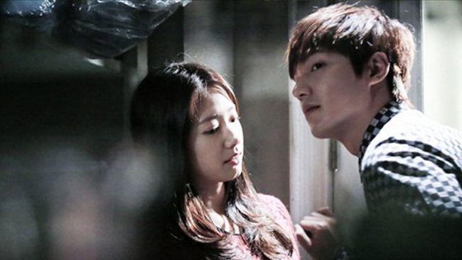 5 Adegan Ciuman di Drama Korea yang Banjir Kritik Penonton 5 Adegan Ciuman di Drama Korea yang Banjir Kritik Penonton