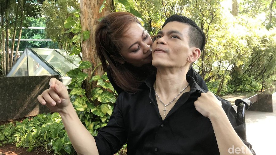 Usai Pindah Agama, El Ibnu CLBK dan Akan Nikahi Cinta Pertamanya Usai Pindah Agama, El Ibnu CLBK dan Akan Nikahi Cinta Pertamanya