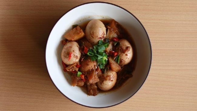 Resep Semur Telur Betawi, Makin Mantap Dicampur Kentang