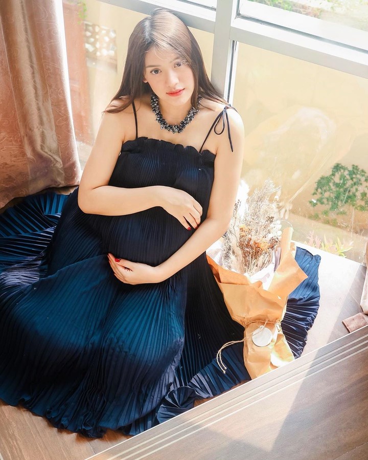 7 Potret Anissa Aziza Hamil Anak Kedua, Makin Cantik dan Menawan - 2