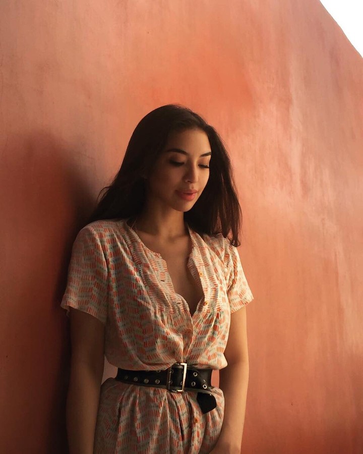 7 Foto Terbaru Manohara, Semakin Cantik & Aktif Melindungi Satwa - 3