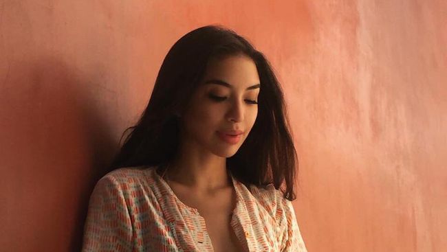 7 Foto Terbaru Manohara, Semakin Cantik & Aktif Melindungi Satwa - Foto 1