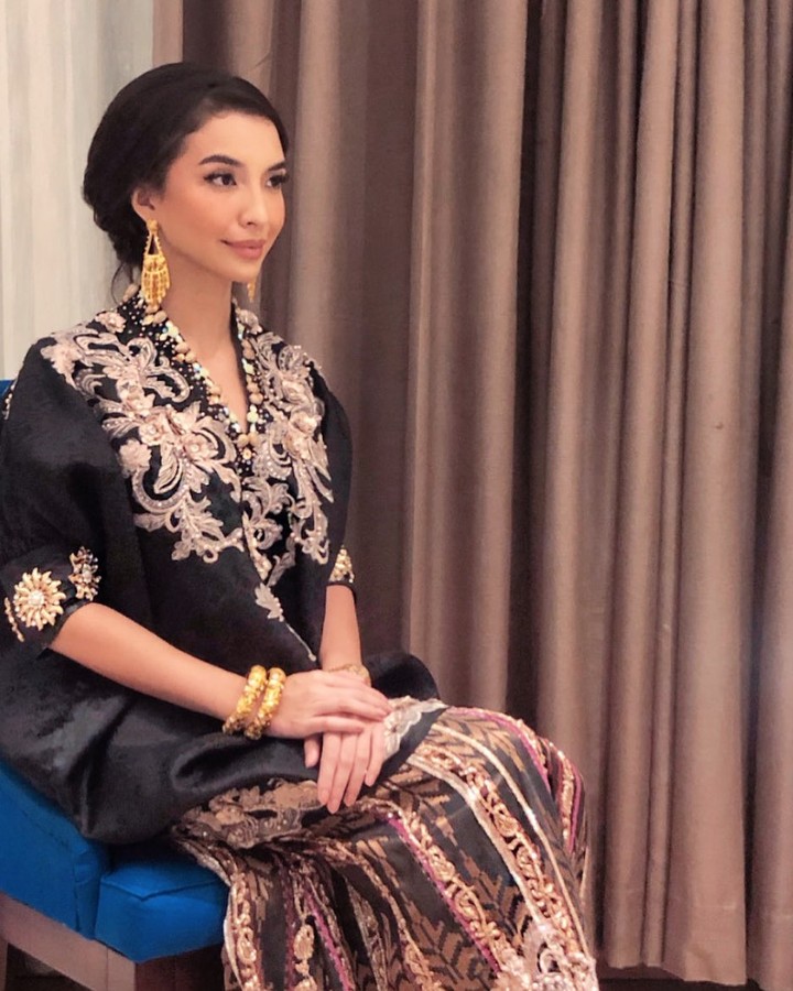 7 Foto Terbaru Manohara, Semakin Cantik & Aktif Melindungi Satwa - 4