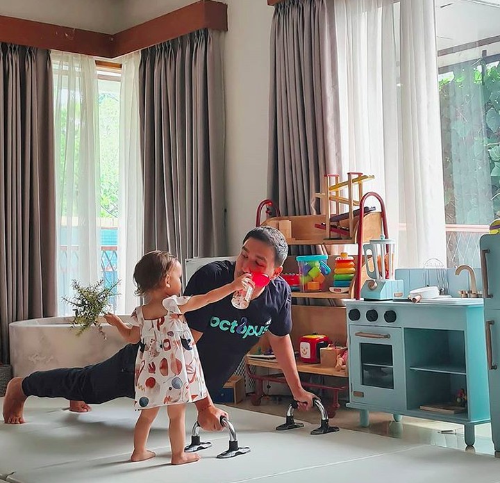 Makin Besar, 7 Foto Zalina Anak Raisa dan Hamish Daud Makin ... Makin Besar, 7 Foto Zalina Anak Raisa dan Hamish Daud Makin ...