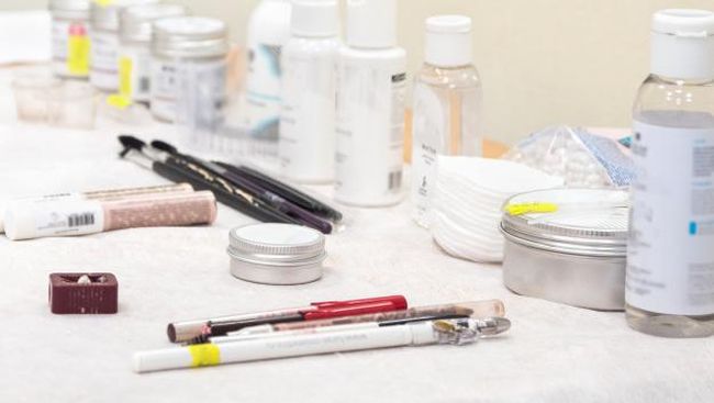 Punya Wadah Bekas Makeup, Skincare dan Haircare, Gimana Cara Daur ...