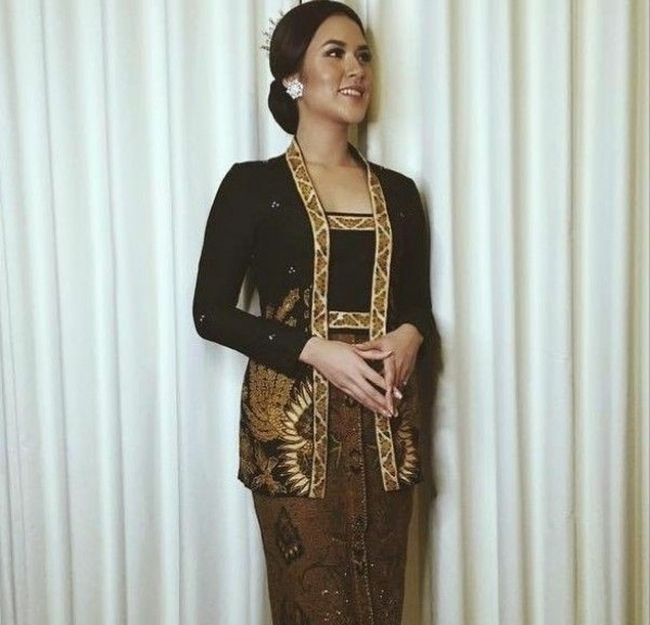 Tampak Anggun dan Menawan, Kenali 5 Ragam Model Kebaya di Indonesia