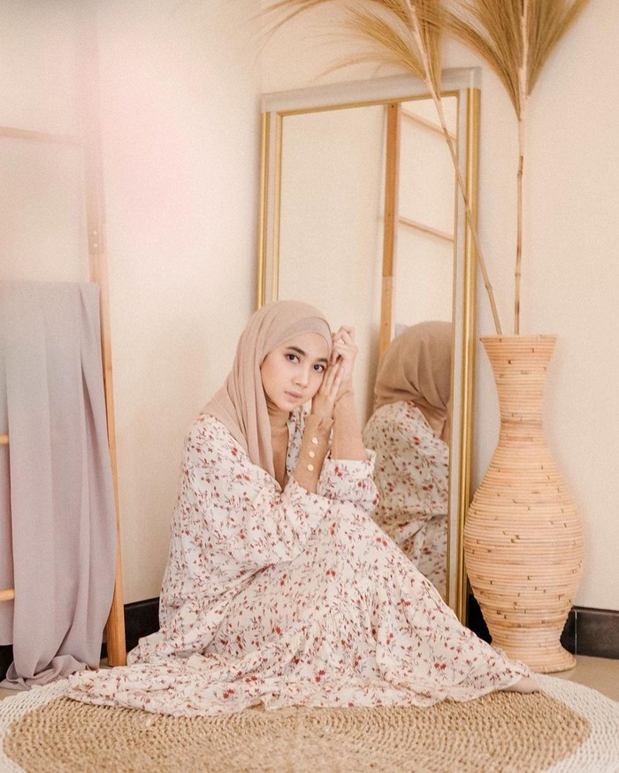 7 Pesona Influencer Hijab Asal Malang Cantik Dan Stylish Foto 1