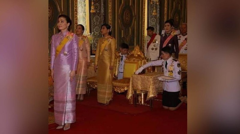 Potret Selir Raja Thailand Sineenat yang Fotonya Viral - Foto 3