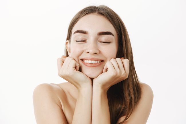 Manfaat Niacinamide yang Perlu Kamu Ketahui Untuk Kulit Glowing