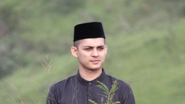 7 Potret Nabhani Akbar, Polisi Ganteng Asal RI yang Ajari Anak Sudan ...