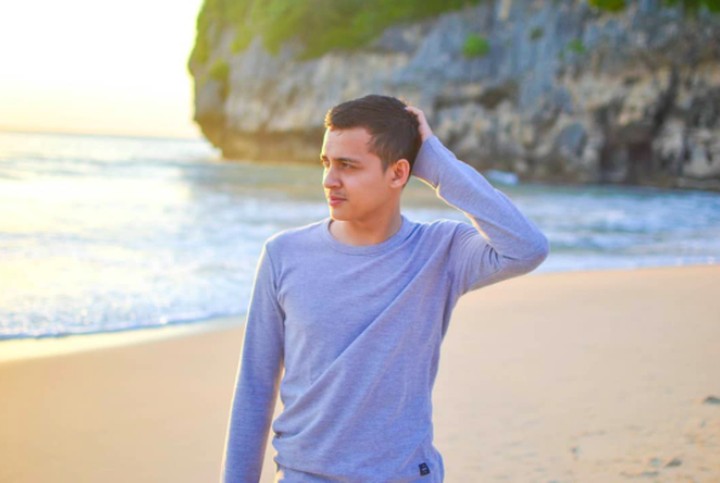 7 Potret Nabhani Akbar, Polisi Ganteng Asal RI yang Ajari Anak Sudan ...