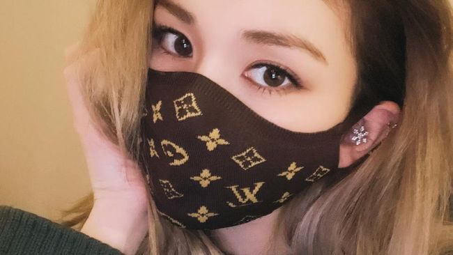 Tetap Kece, 6 Tips Tampil Maksimal Saat Pakai Masker Seharian