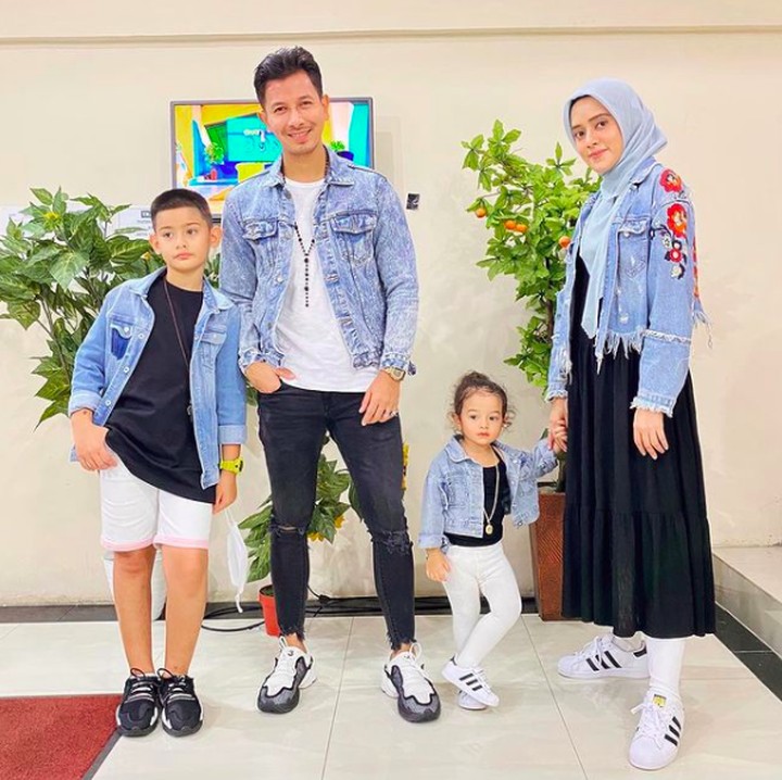 7 Potret King Faaz, Putra Ganteng Fairuz A Rafiq yang Jago Hafal ... 7 Potret King Faaz, Putra Ganteng Fairuz A Rafiq yang Jago Hafal ...