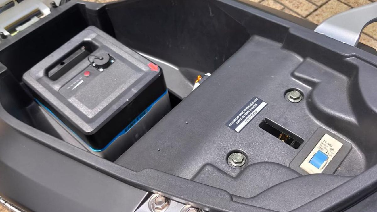 Cerita Pengalaman Ojol Pakai Motor Listrik Dibantu Swap Baterai