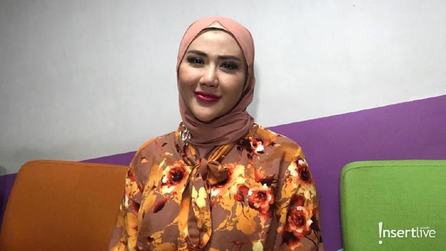 Mendadak Penampilan Rey Utami Bikin Salah Fokus, Ada Apa?