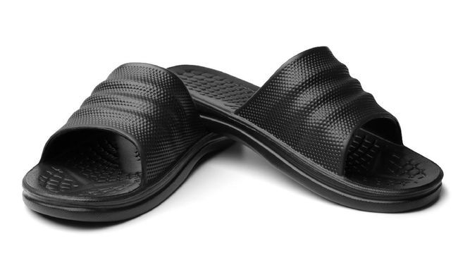 Alasan Kenapa Tidak Disarankan Pakai Sandal Saat Naik Pesawat ... Alasan Kenapa Tidak Disarankan Pakai Sandal Saat Naik Pesawat ...