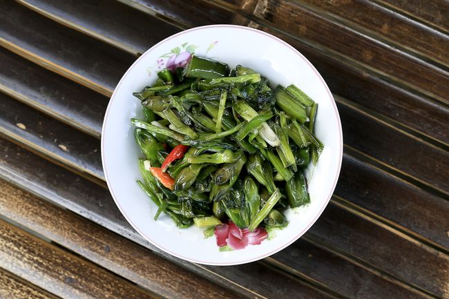 3 Resep Tumis Genjer yang Menggugah Selera