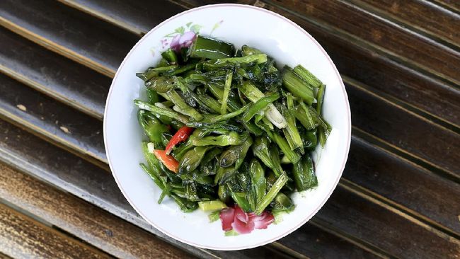 3 Resep Tumis Genjer yang Menggugah Selera