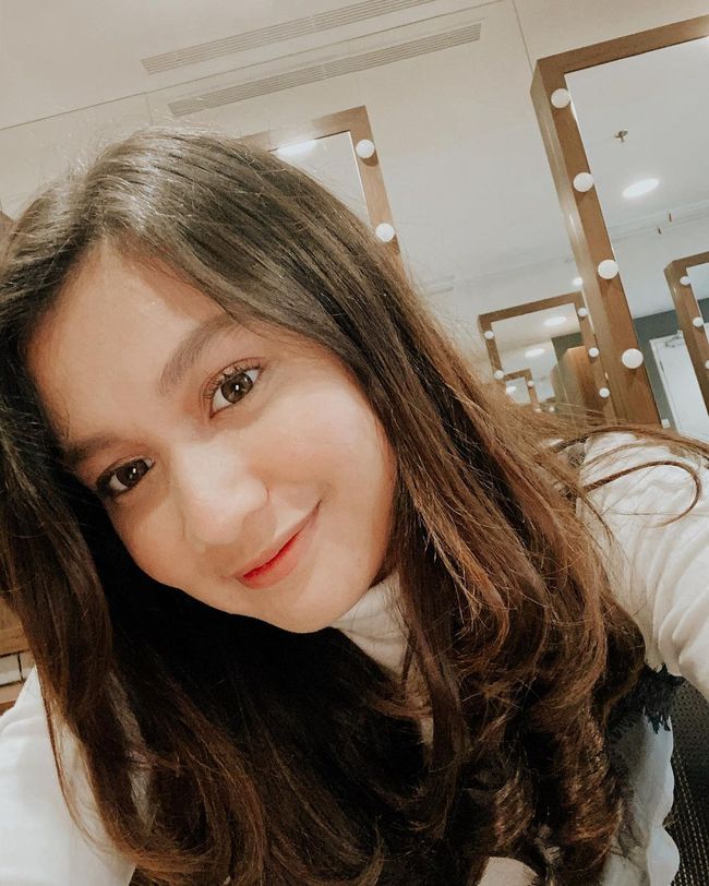 Awet Imutnya, Ini 10 Potret Cantik Dea Annisa yang Berusia 24 Tahun