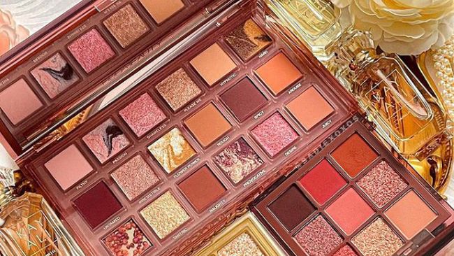 5 Rekomendasi Eyeshadow Baru, Unik, dan Kekinian yang Wajib Kamu Coba!